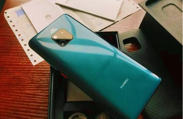 为什么Mate20Pro又火了？对比华为Mate30后，终于找到原因_Mate30于今年10月份发布_易坊