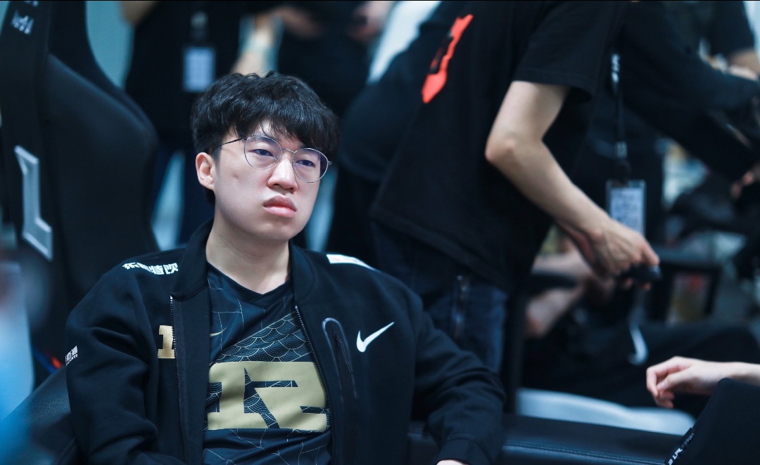 RNG|RNG排名再降1位！管理离谱操作被扒：连LPL解说都不认识_lpl|电竞新闻_易坊