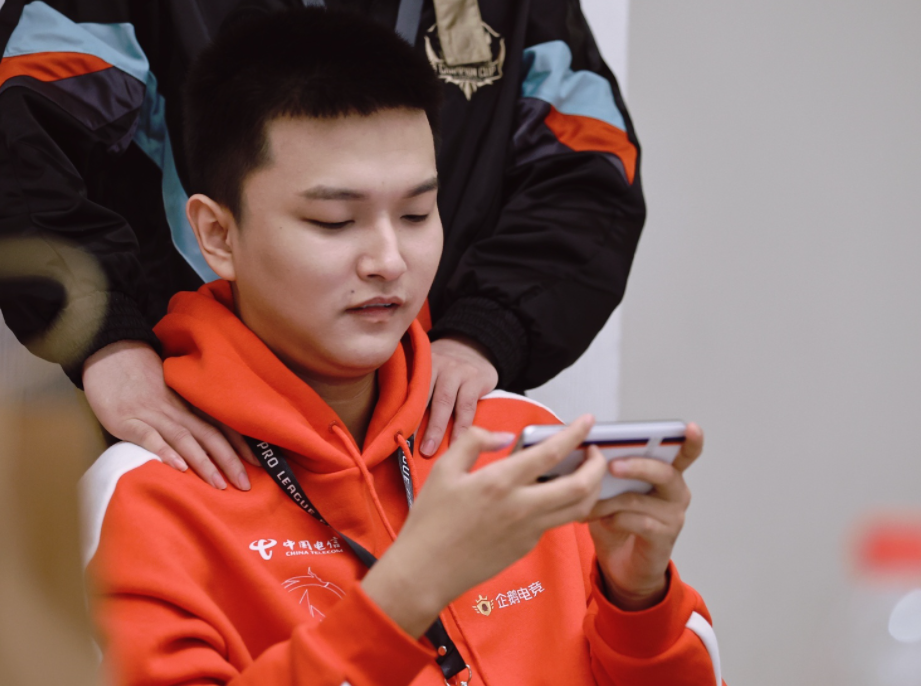 AG2-3不敌GK，猫神轮换上场效果一般，月光直言还没达到自己预期-王者屋